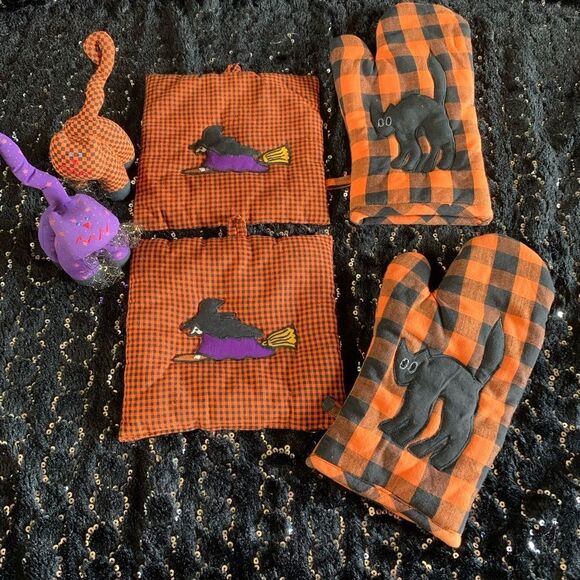 Vintage | Kitchen | Halloween Themed Potholders And Hot Pads 6 | Poshmark